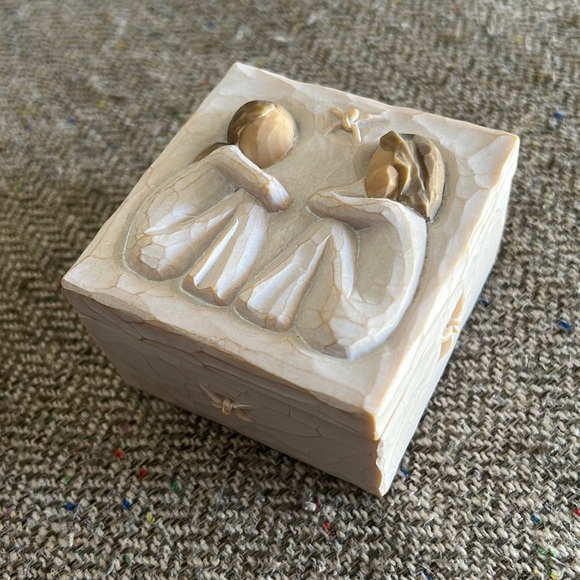 Willow Tree | Accents | Willow Tree Friendship Box | Poshmark